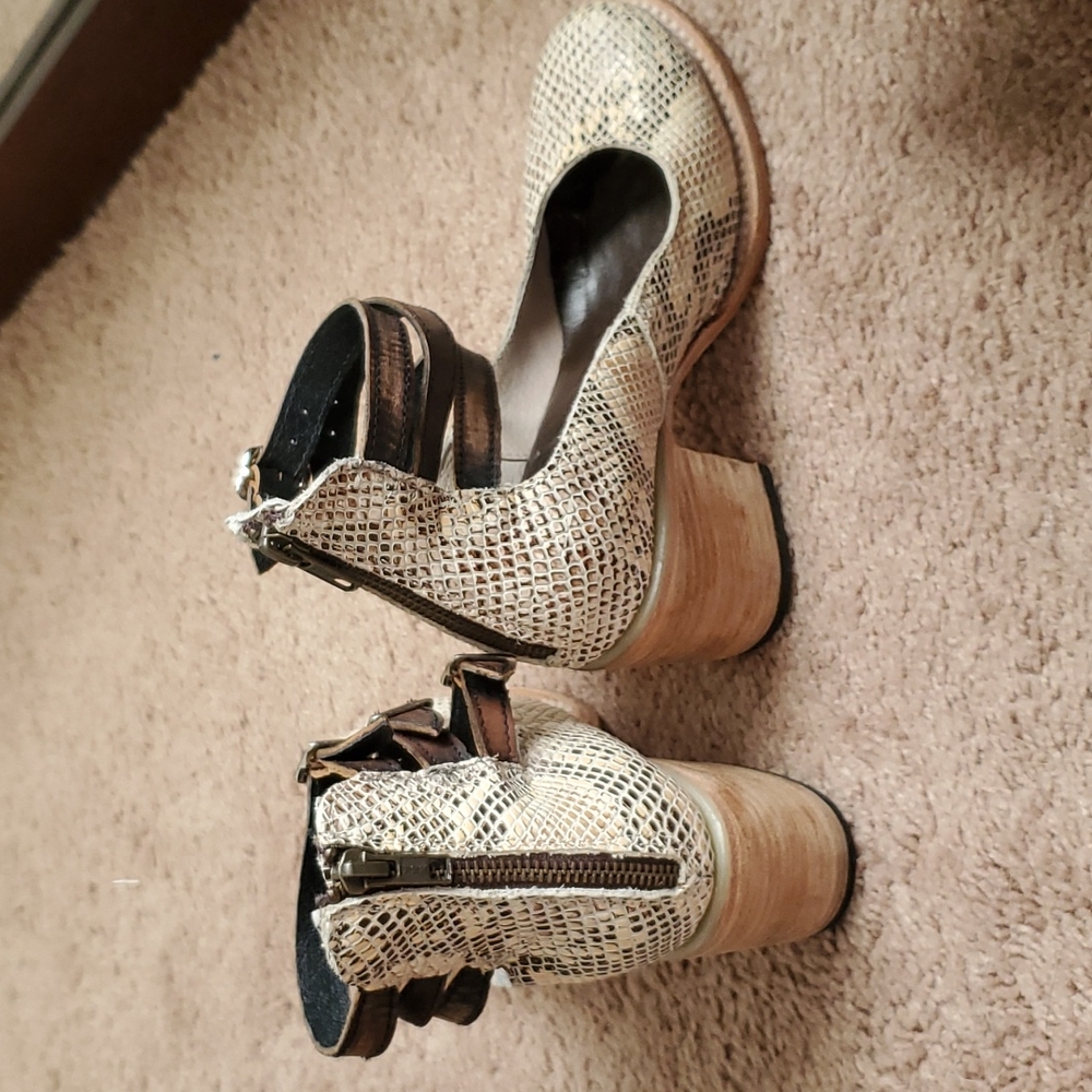 Freebird Randi Snakeskin Heels - Gem